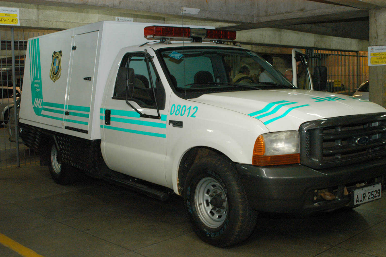 IML de Curitiba recebe a primeira de 25 novas viaturas | Secretaria da ...